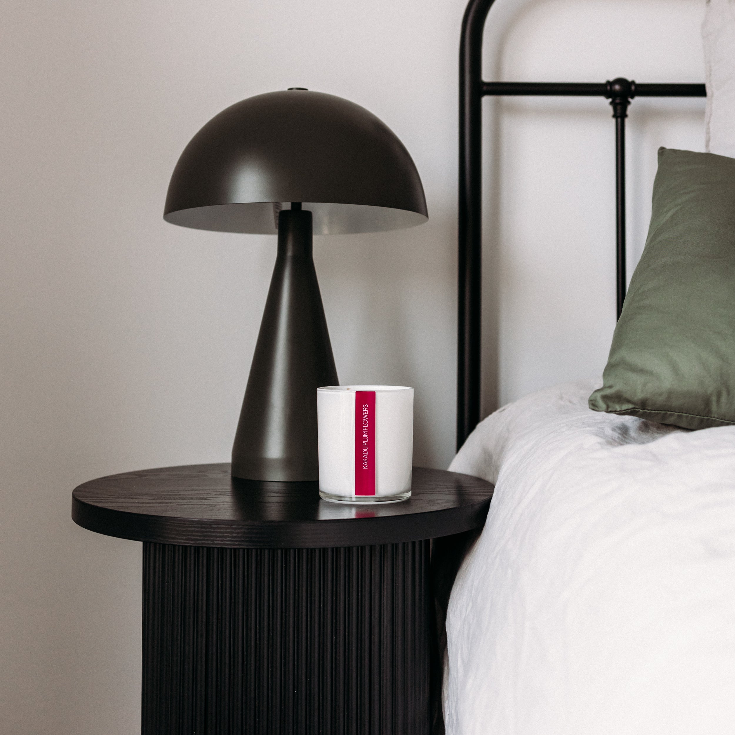 Kakadu Plum Flowers Candle Sml – Wild Emery